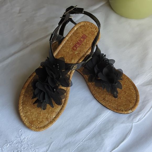 BONGO | Shoes | Sandals | Poshmark